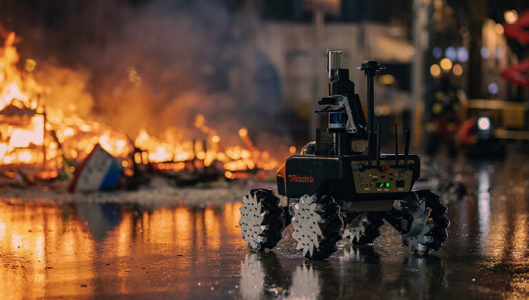 RB-SUMMIT Mobile Robot - Indoor & Outdoor | Robotnik®