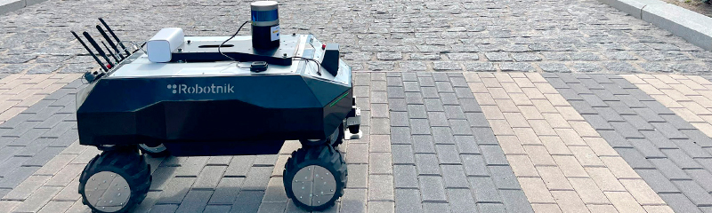 Autonomous Mobile Robots Company - AMR | Robotnik®