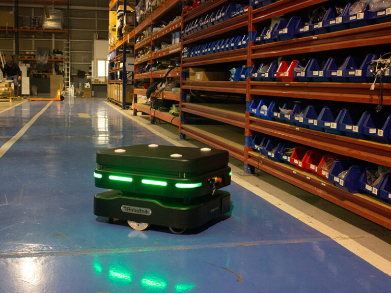 Latest Mobile Industrial Robots: Trends and Uses | Robotnik