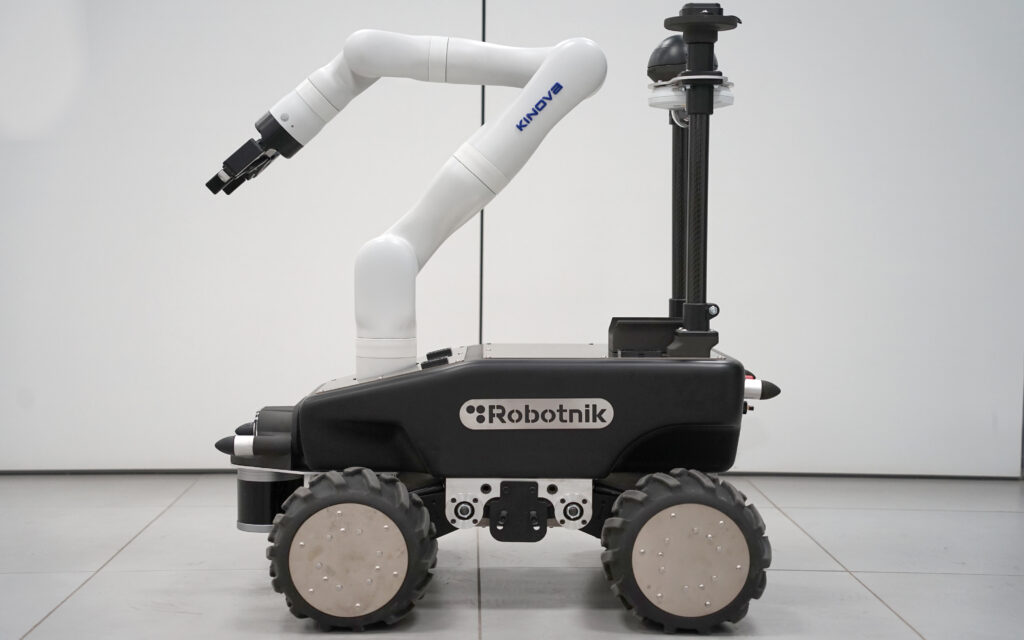 RB-SUMMIT: Robot for R&D in indoor and outdoor | Robotnik®